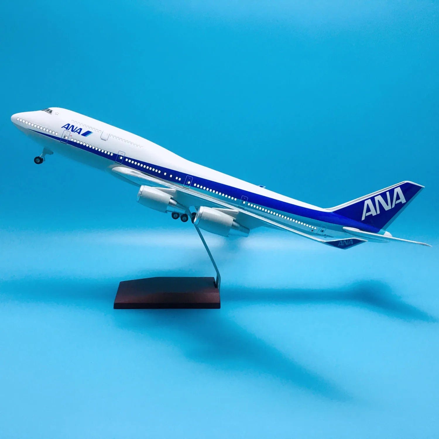B747-400 ANA - Scale 1/150 - 47cm - 18.5 in – Flying Dreams International